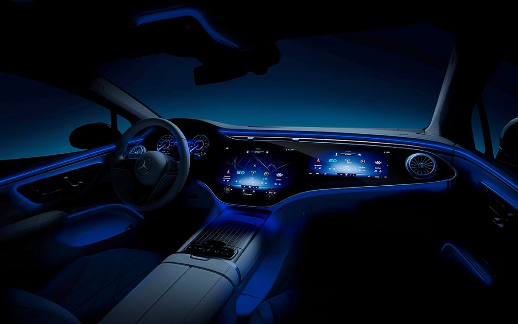 MBUX Hyperscreen: Mercedes-Benz präsentiert das ganz große Auto-Kino ...